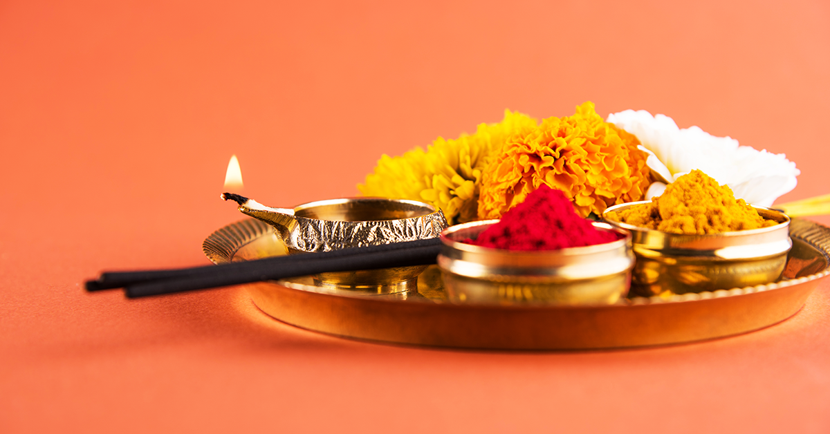 Kumkum: Unveiling the Symbolism and Uses in Hindu Traditions – LabhGanga